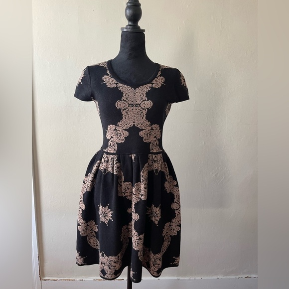 Romeo & Juliet Couture | Dresses | Romeo Juliet Blacktan Floral Print ...
